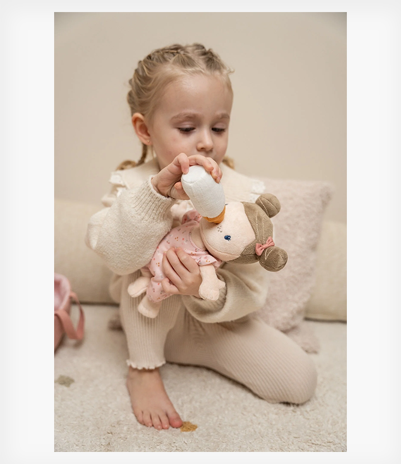 Little Dutch Υφασμάτινο μωρό σε καλαθούνα Rosa | Tiny Toes